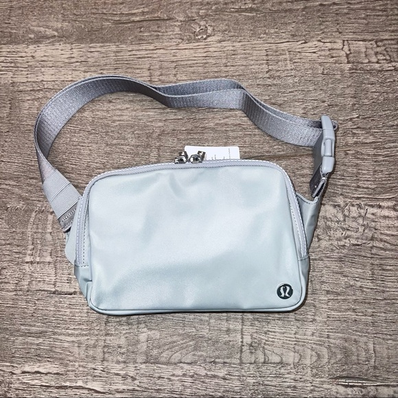 lululemon athletica | Bags | Nwt Lululemon New Large Everywhere Belt ...